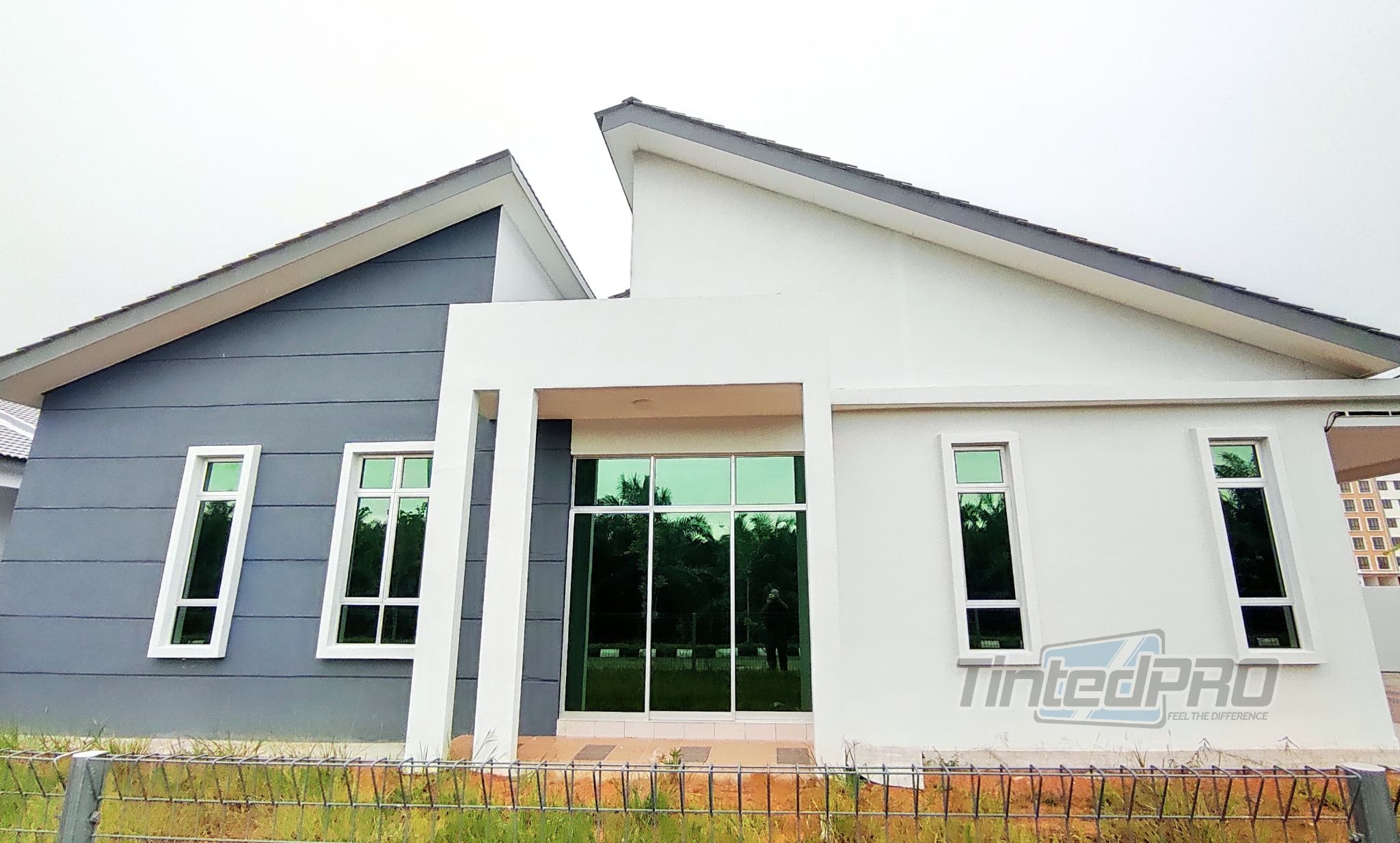 Pemasangan tinted rumah di perumahan Taman Kerian Putra, Parit Buntar ...